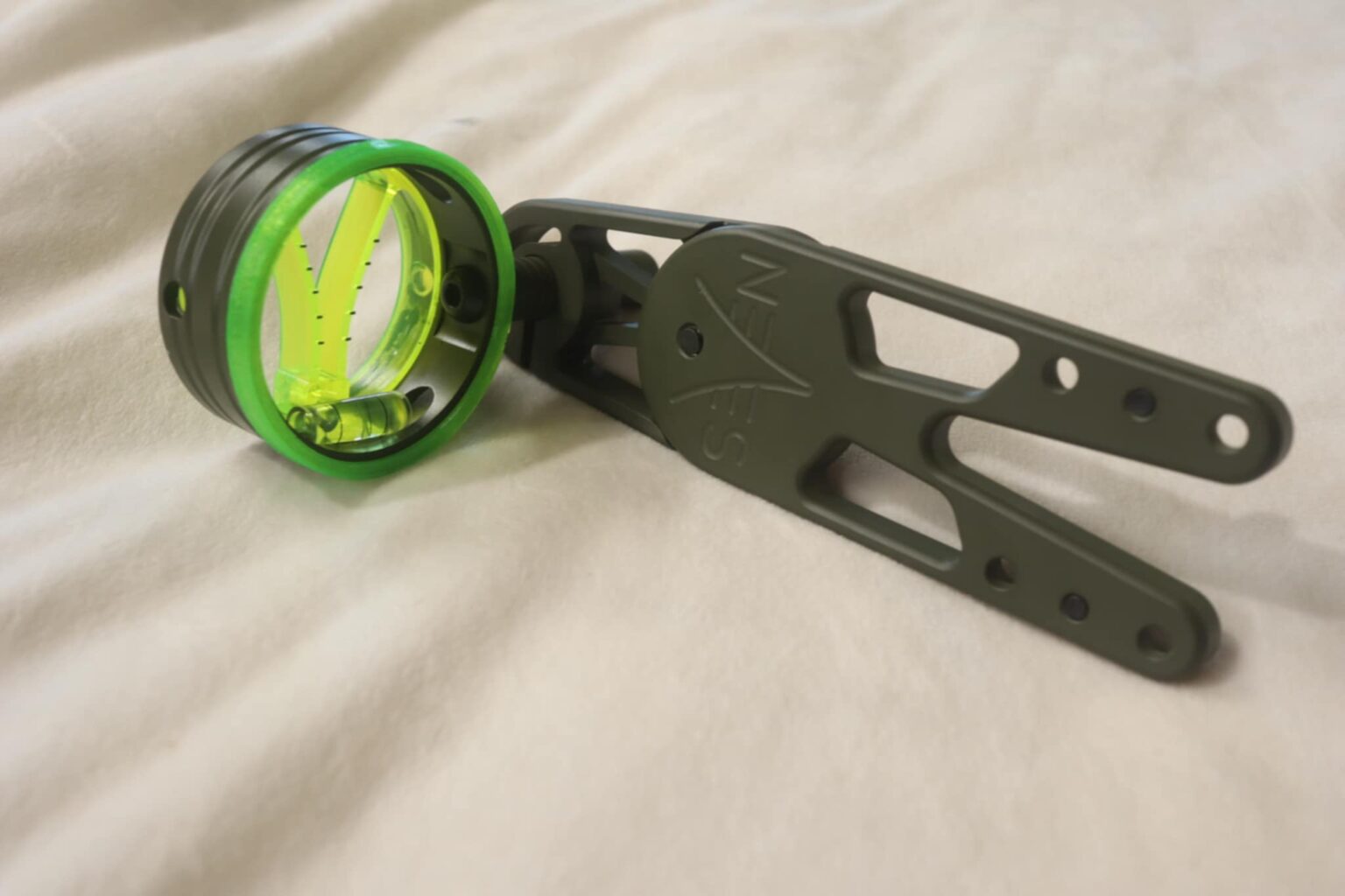 The World's First Bowhunting Sight | EZ V Sight